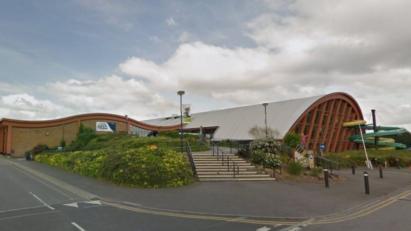 Bournemouth's Littledown Leisure Centre reopens after power cut - BBC News