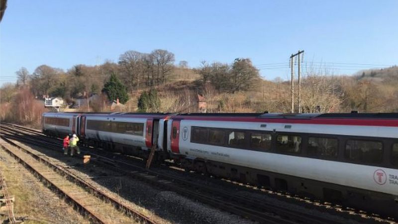 Eighty evacuated over train fire reports - BBC News
