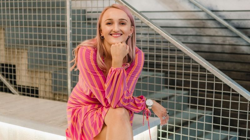 Cost of living: The young people saving money by going sober - BBC News