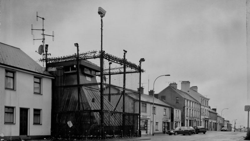 In pictures: Northern Ireland then and now - BBC News