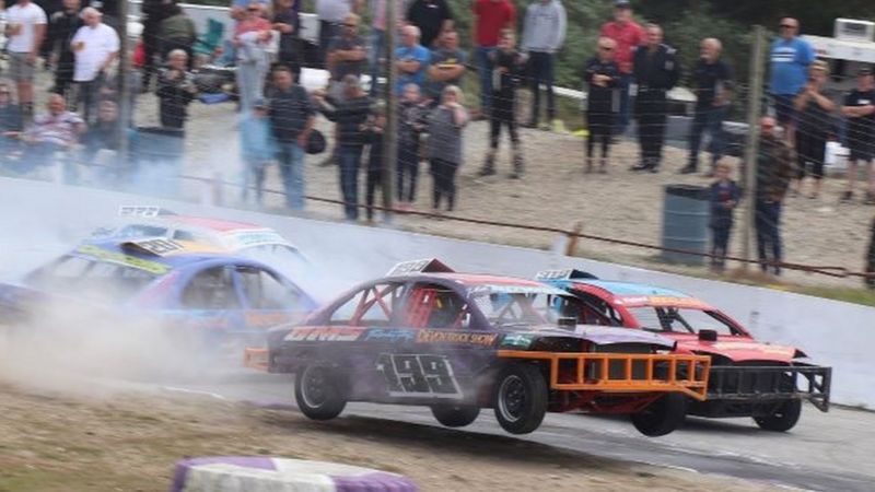 Stock car racing to continue at United Downs Raceway for 2022 - BBC News