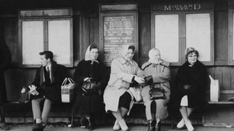 Richard Sadler: Coventry post-war photographer 'pre-eminent' - BBC News