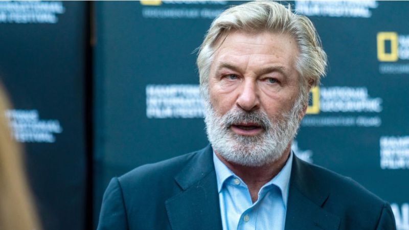 Alec Baldwin enters not guilty plea over Halyna Hutchins death - BBC News