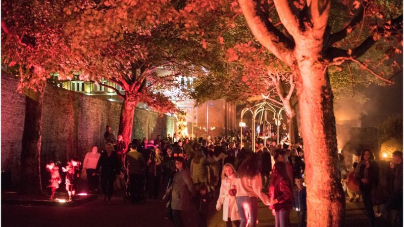 How Derry became a Halloween hotspot - BBC News