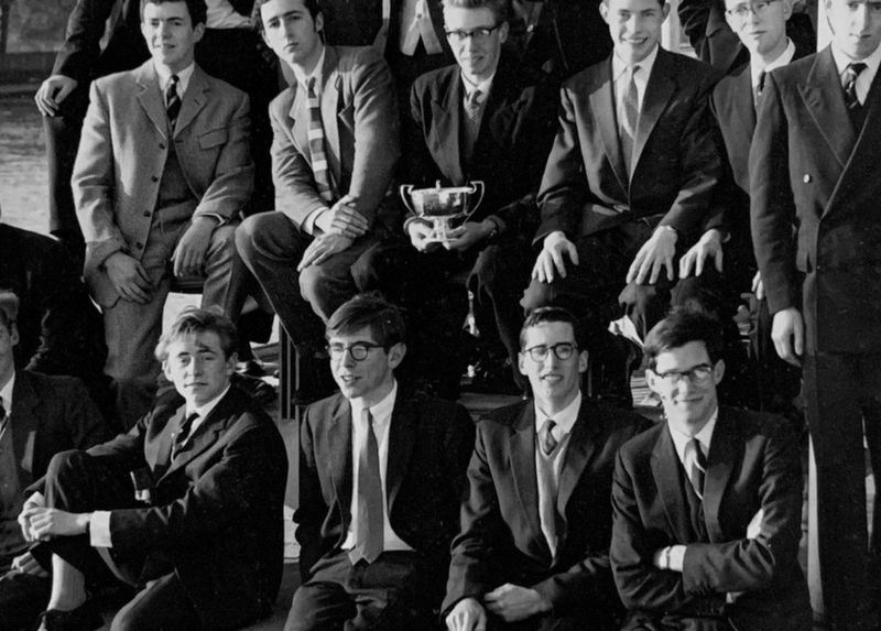 Stephen Hawking's papers to be saved for the nation - BBC News