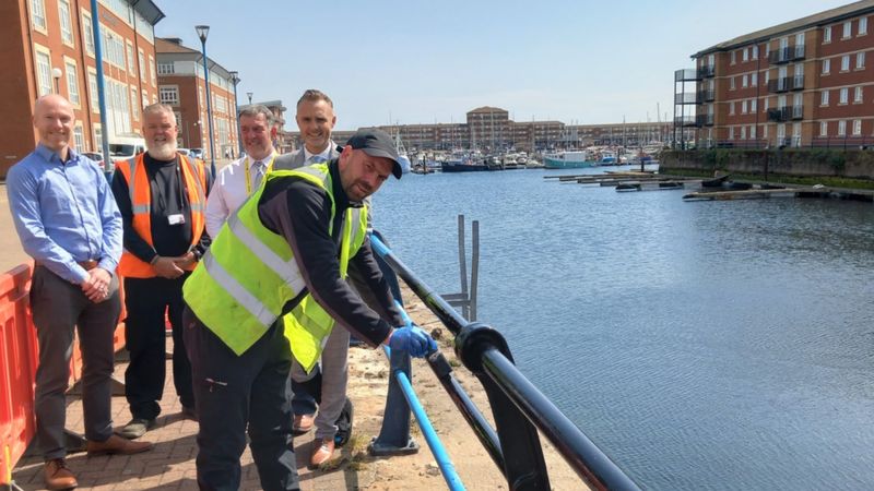 Artist's Hartlepool prints-for-stories project goes on show - BBC News