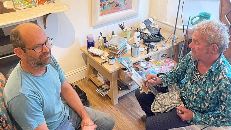 Art: 10-year mission to paint everyone in St Davids - BBC News