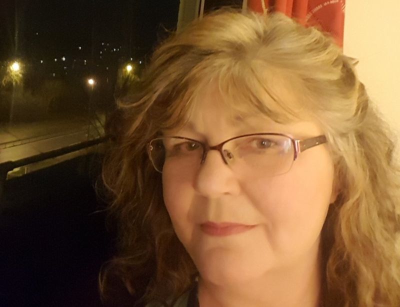 The phone calls I made to my dead daughter - BBC News