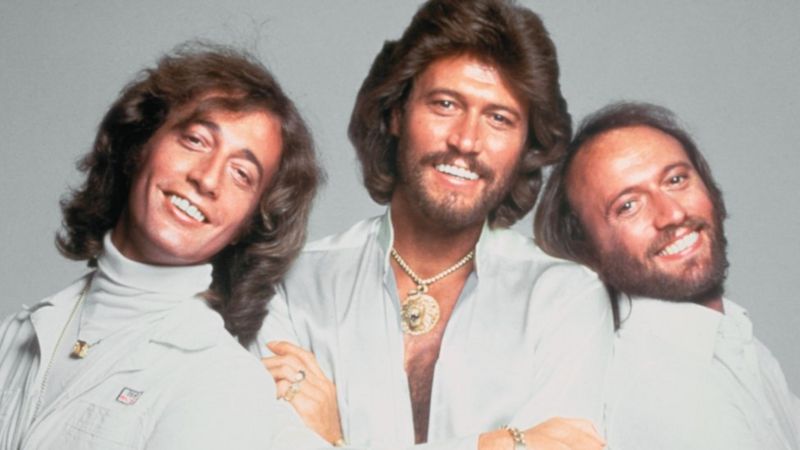 Isle of Man Bee Gees statue unveiled on Douglas seafront - BBC News