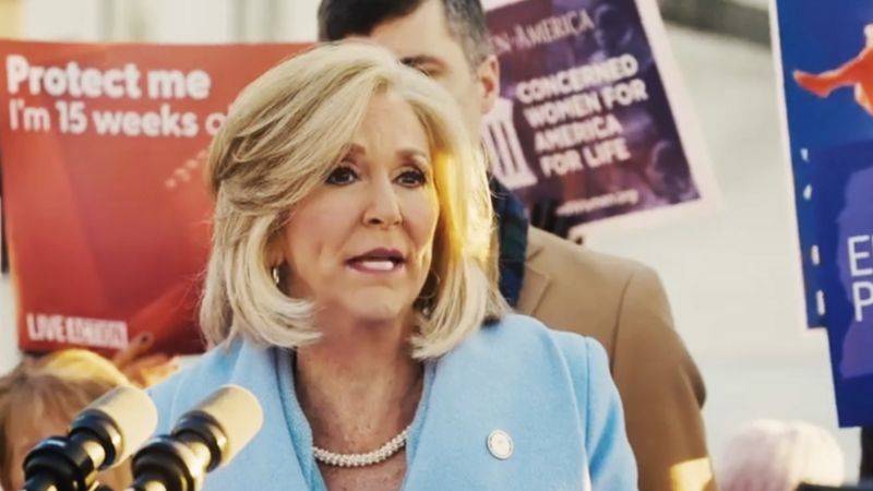 Roe v Wade: Thousands march to White House for abortion rights - BBC News