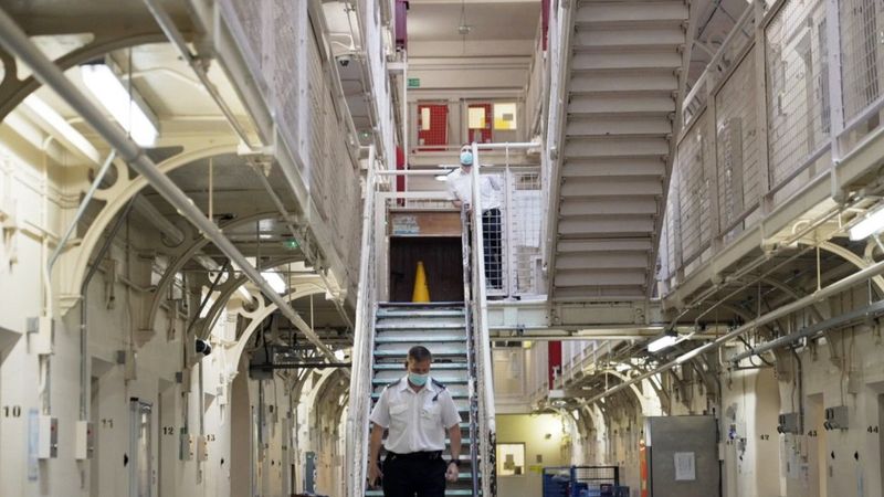 HMP Barlinnie gets first prison body scanner in Scotland - BBC News