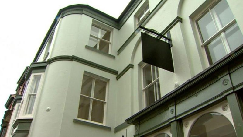 Pontypool: Struggles and opportunity in a valleys town - BBC News