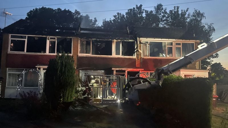 Community rally round to help Ripon couple hit by fire - BBC News