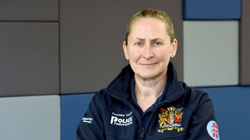 Fifth of Thames Valley Police planning to quit, survey suggests - BBC News