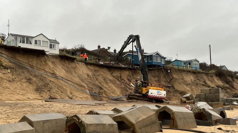 Plans to use land to rebuild Hemsby homes lost to erosion - BBC News