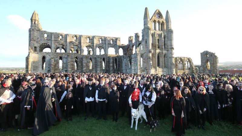 Dracula: Whitby Abbey lit up for spooky celebration - BBC Newsround