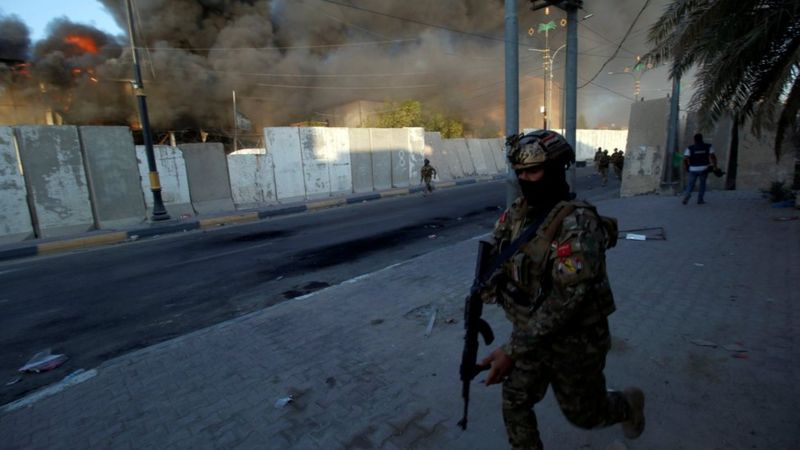 In pictures: Fresh protests rock Basra in Iraq - BBC News