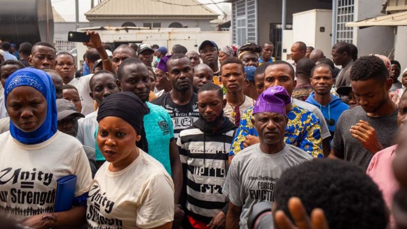 Nigeria housing: 'I live in a floating slum' in Lagos - BBC News