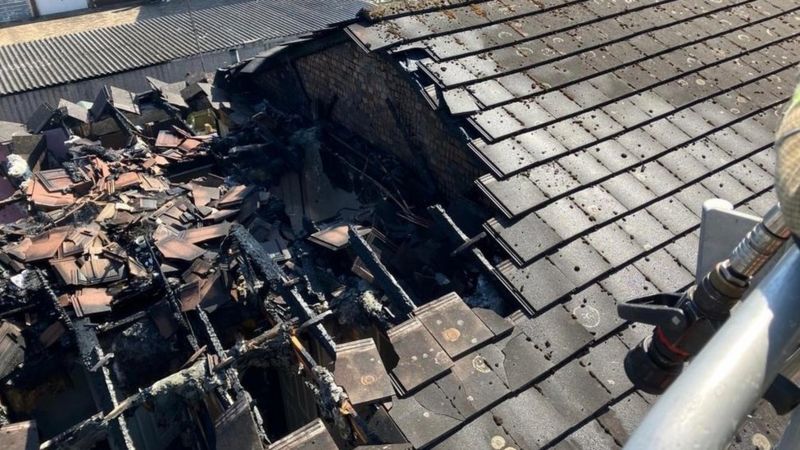 Colchester: Discarded cigarette causes fire at terraced house - BBC News