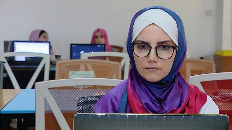 Gaza: Coding in a conflict zone - BBC News