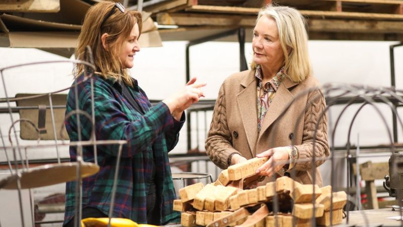 Whitby: Sculpture of lifeboatman Henry Freeman planned - BBC News