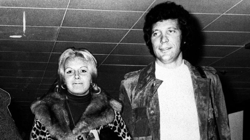 Sir Tom Jones turns 80: Singer shares 'tremendous' memories - BBC News