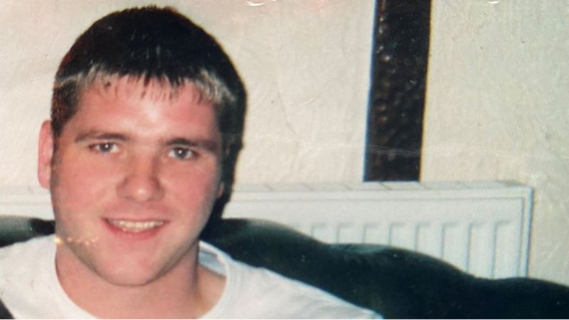 Murder conviction after Hull man killed in street fight - BBC News