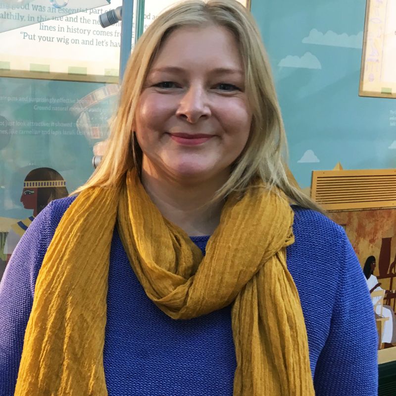 The women who love mummies - BBC News