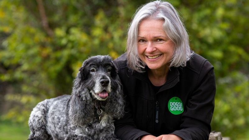 Assistance dog helps woman with rare condition pursue dream - BBC News