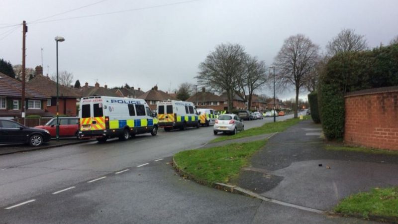 Man, 23, arrested after armed raid in Birmingham - BBC News