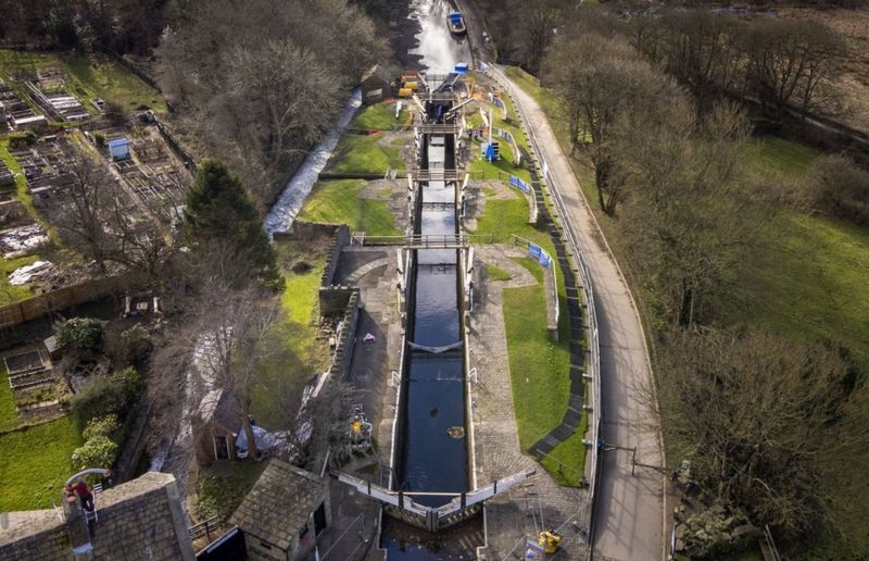 Bingley Five Rise Locks: New gates fitted on UK's steepest lock flight ...