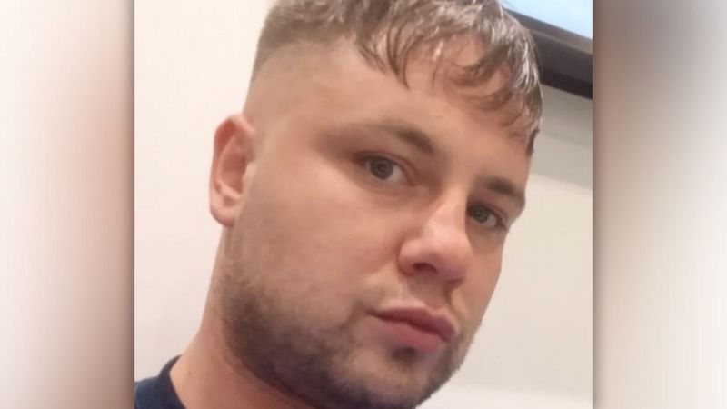 Rochford man murdered friend then called his mother - BBC News