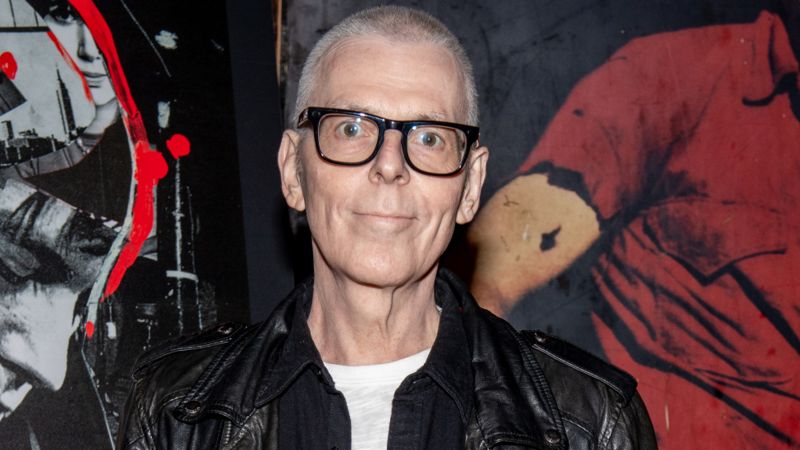 Andy Rourke: The Smiths bassist dies aged 59 - BBC News