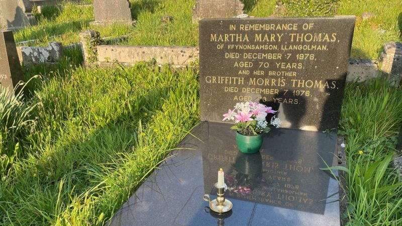 Griff and Martha Thomas: Forensic review into 46 year-old deaths - BBC News