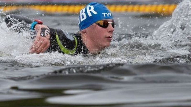 Shropshire's Pardoe breaks world record for Windermere swim - BBC News