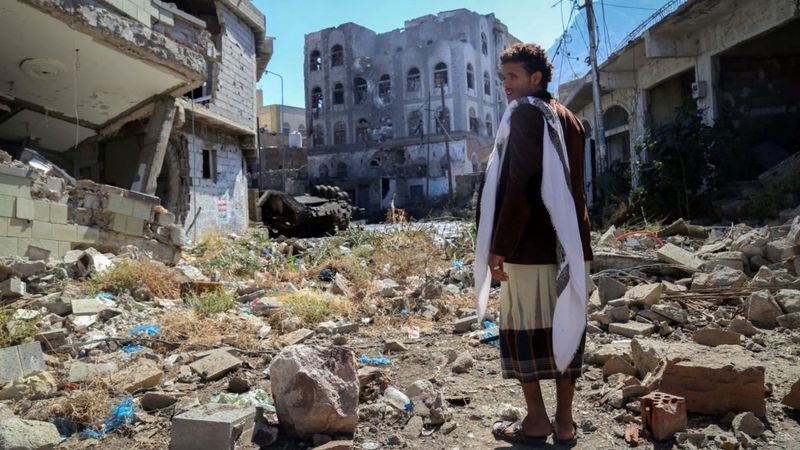 Yemen conflict: How bad is the humanitarian crisis? - BBC News
