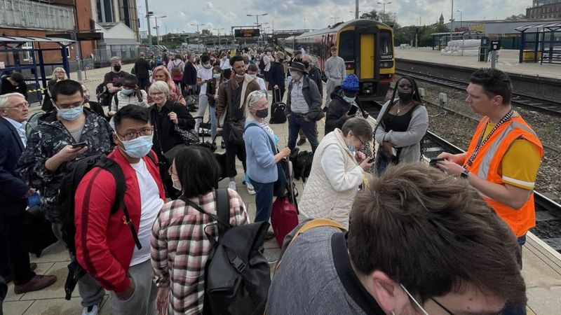 East Midlands Railway facing new strike action - BBC News