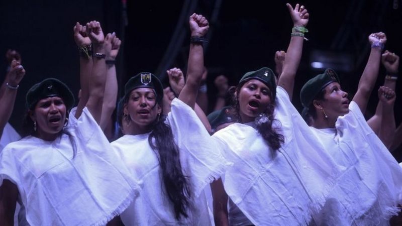 Colombia Farc leader apologises to victims at peace signing - BBC News