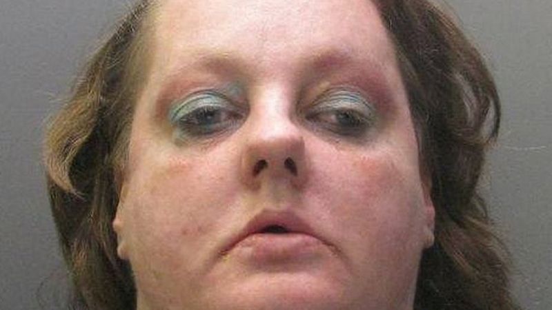 Charlene Walker stabbed to death over 'missing £21' - BBC News