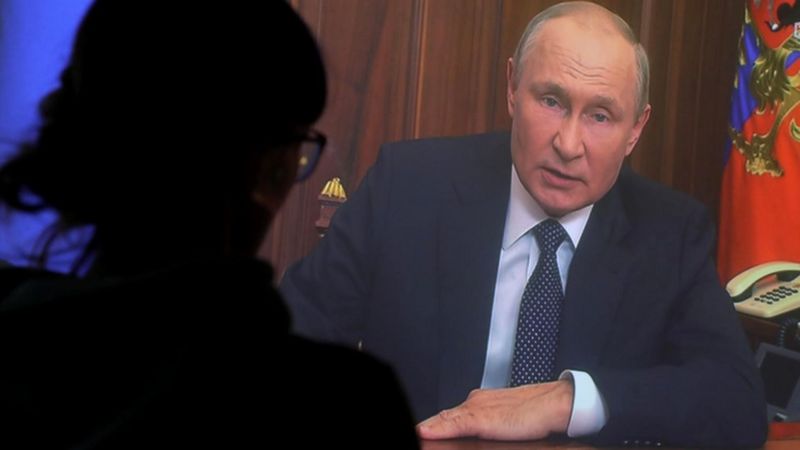 Ukraine war: 'What's happening in Russia now is total fear' - BBC News