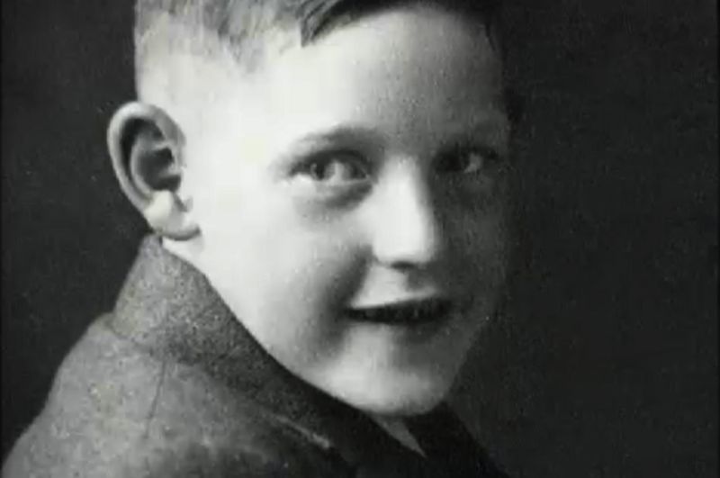 Obituary: Sir Bernard Ingham - BBC News