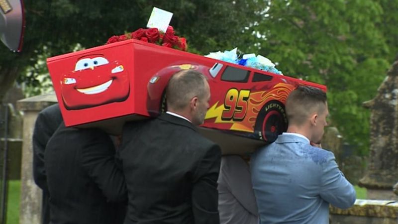 Wareham lorry death: Sports cars out for boy's funeral - BBC News