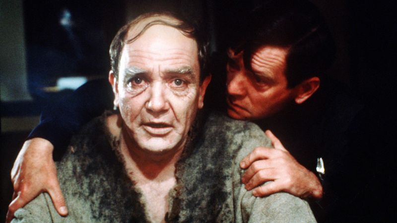 Obituary: Albert Finney - BBC News