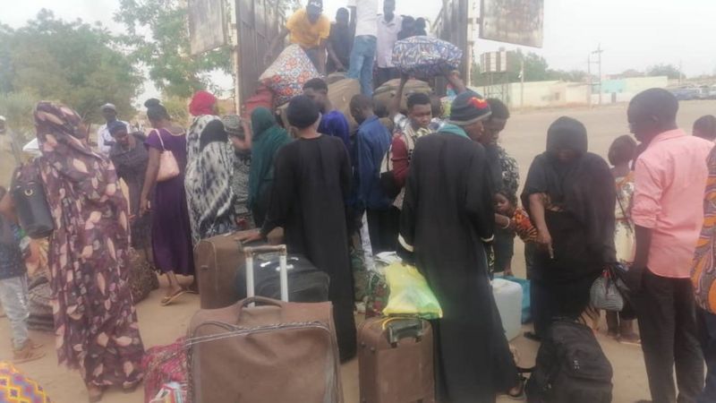 Sudan fighting: South Sudan man crowdfunds Khartoum evacuation - BBC News