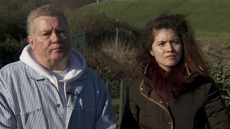 Nathan Cole: Reconstruction and fresh police dive for missing man - BBC ...