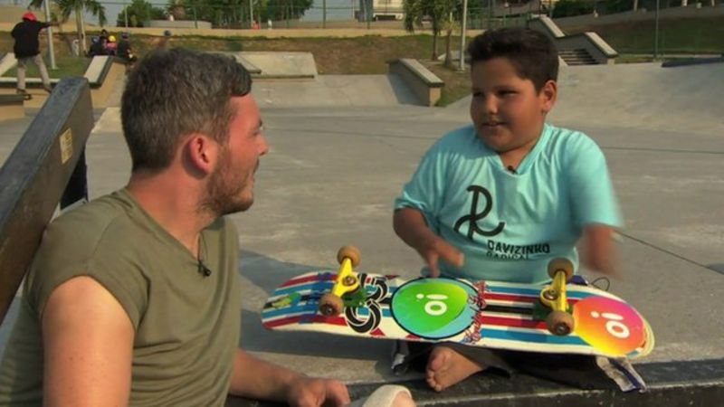 Invisible disabilities: What is a sunflower lanyard? - BBC Newsround