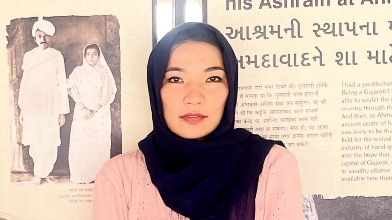 Dars: BBC education show in Afghanistan helps children banned from ...