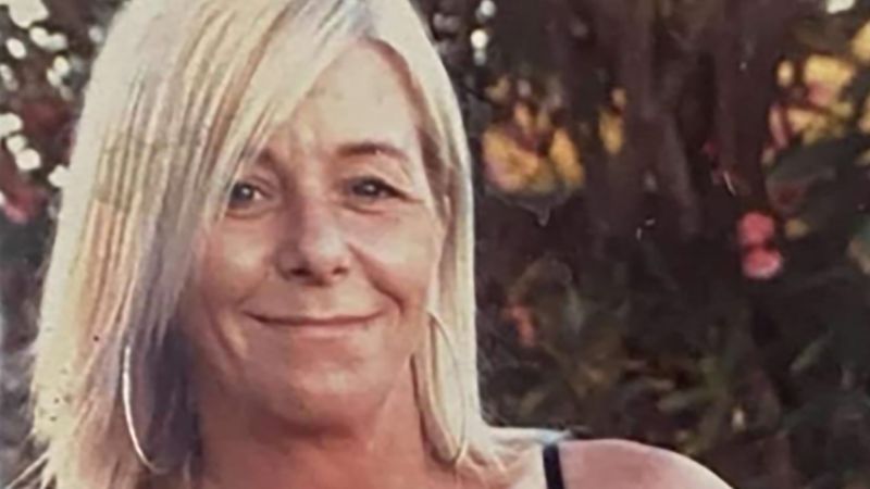 Tributes paid to woman found dead at Hawes campsite - BBC News
