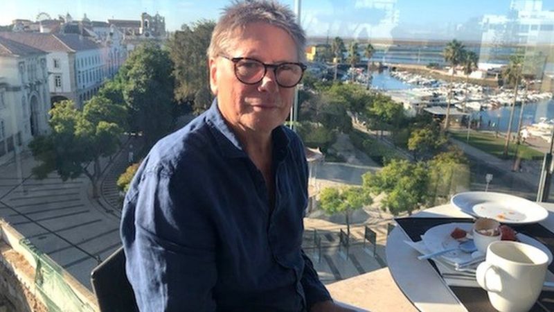 Former BBC Scotland journalist Derek Bateman dies aged 71 - BBC News