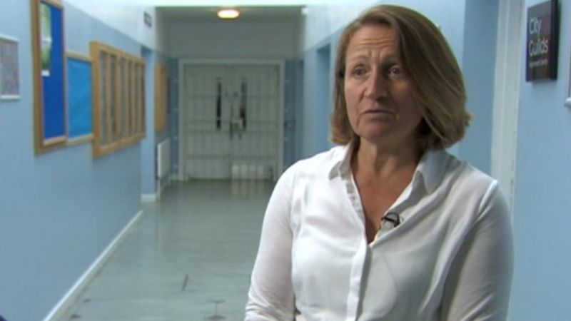 Prison governor wants longer sentences to help female inmates - BBC News
